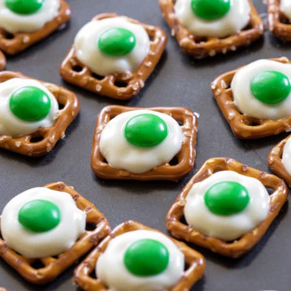 Green Eggs and Ham Pretzels | The Girl Who Ate Everything