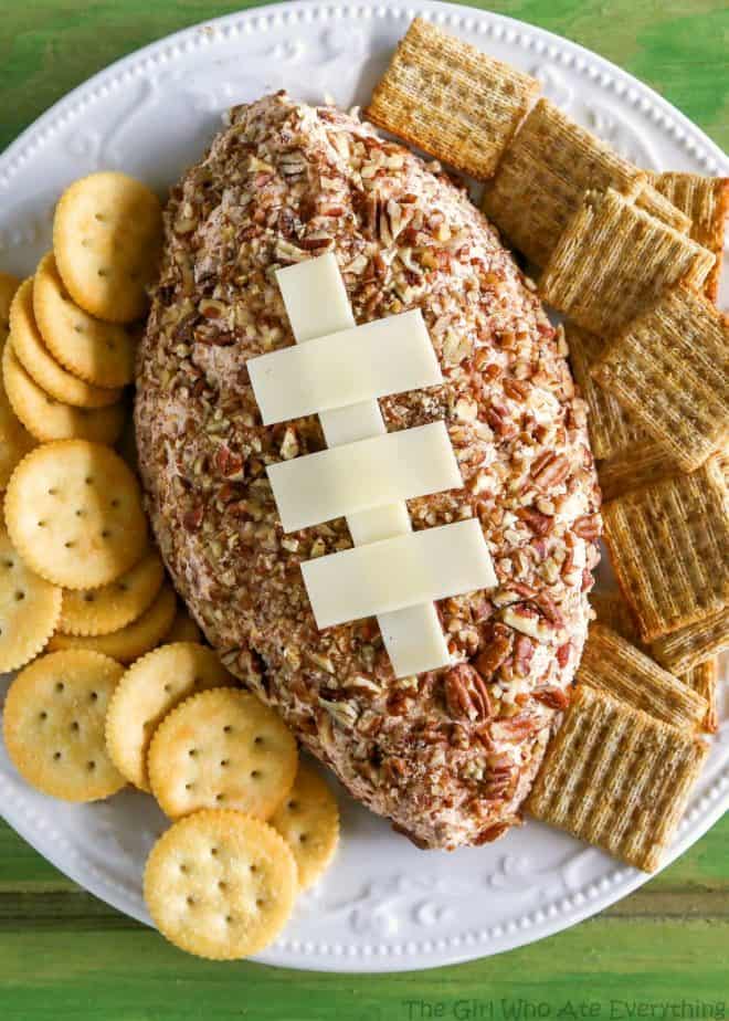 Ham and Cheddar Cheese Ball | The Girl Who Ate Everything