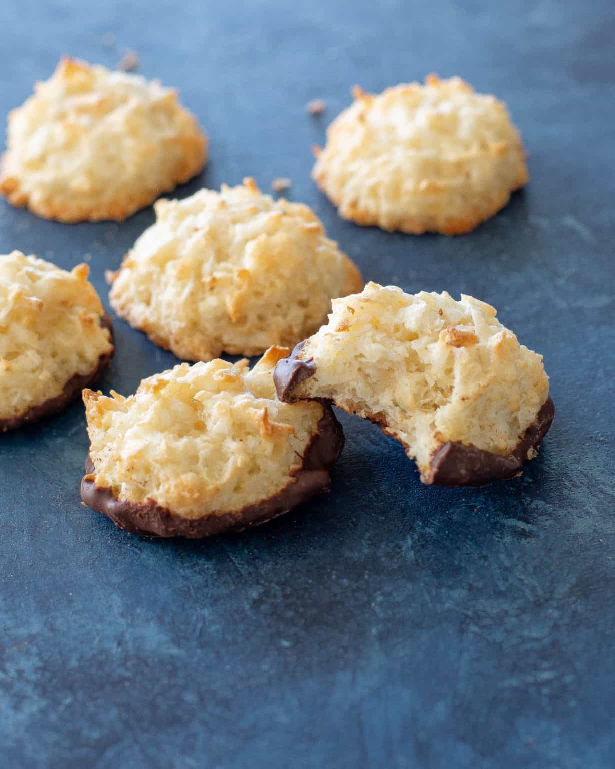 Coconut Macaroons | The Girl Who Ate Everything