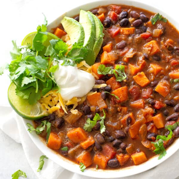 Sweet Potato Black Bean Chili | The Girl Who Ate Everything